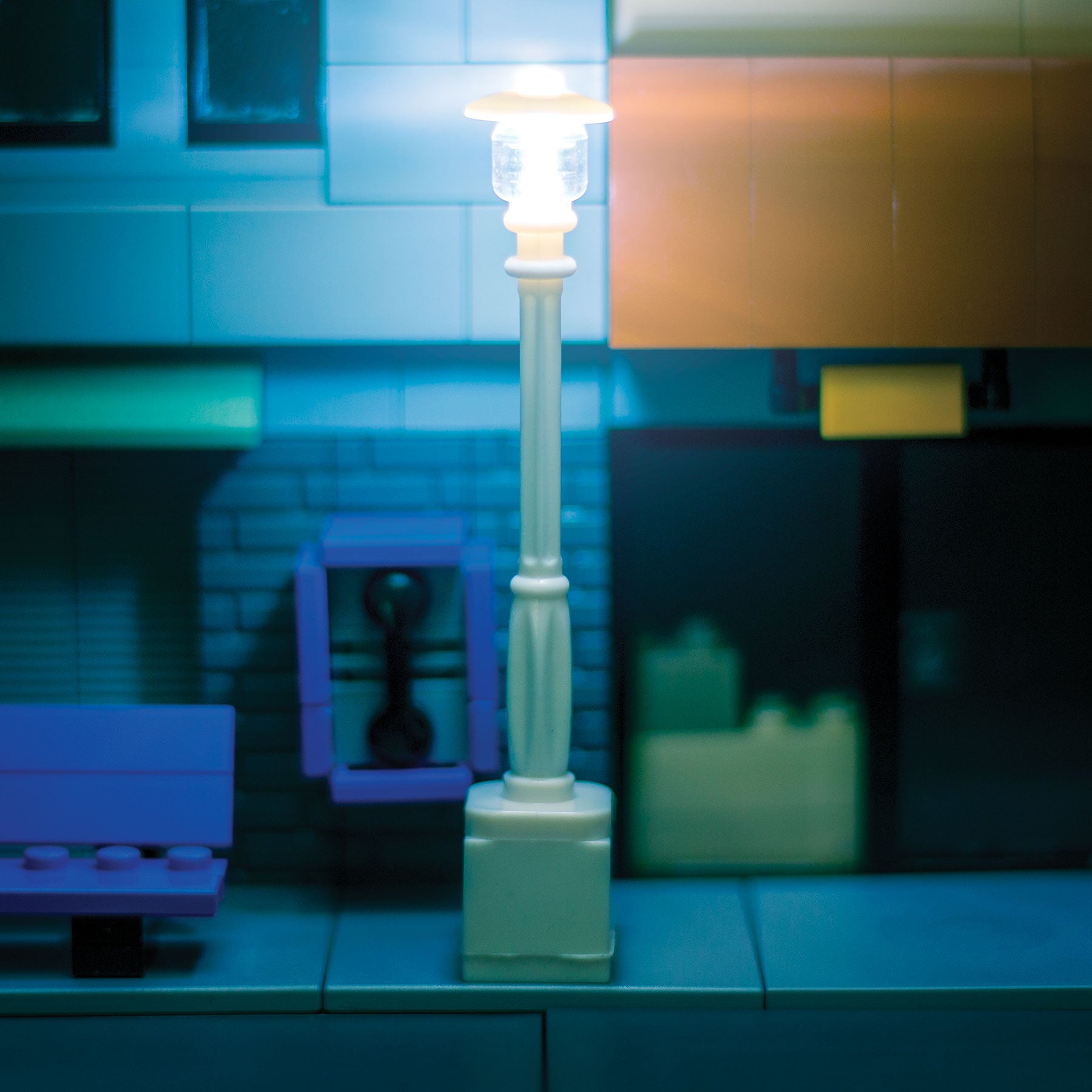 Light-Up Lamp Post (White) for LEGO Layouts – The Brick Show Shop